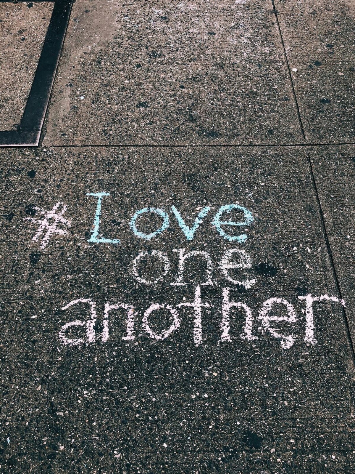 Top 8 Wedding Hashtag Generators (Free and Paid) for Custom Hashtags