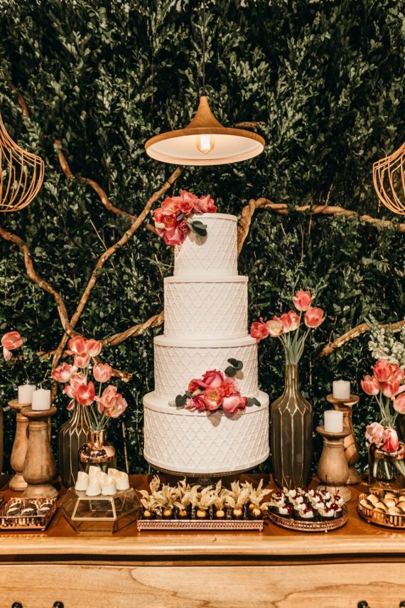 27+ Wedding Dessert Table Ideas to Wow Your Guests - Yeah Weddings