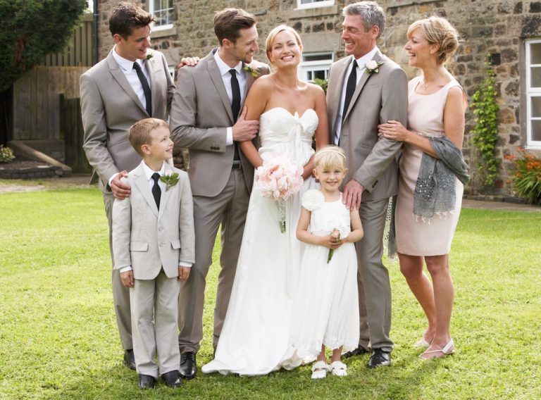 40 Wedding Photo Ideas You Need to Capture - Yeah Weddings