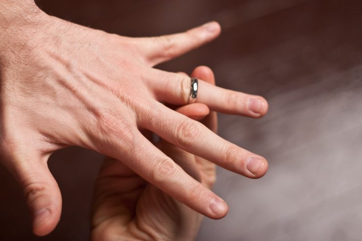 How Tight Should a Ring Be? Tips for the Right Fit - Yeah Weddings