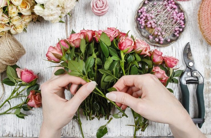 How To Make Your Own Bouquet in 9 Easy Steps - Yeah Weddings