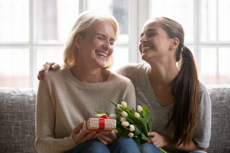 26 Heartfelt Gift Ideas For Mother of the Bride - Yeah Weddings