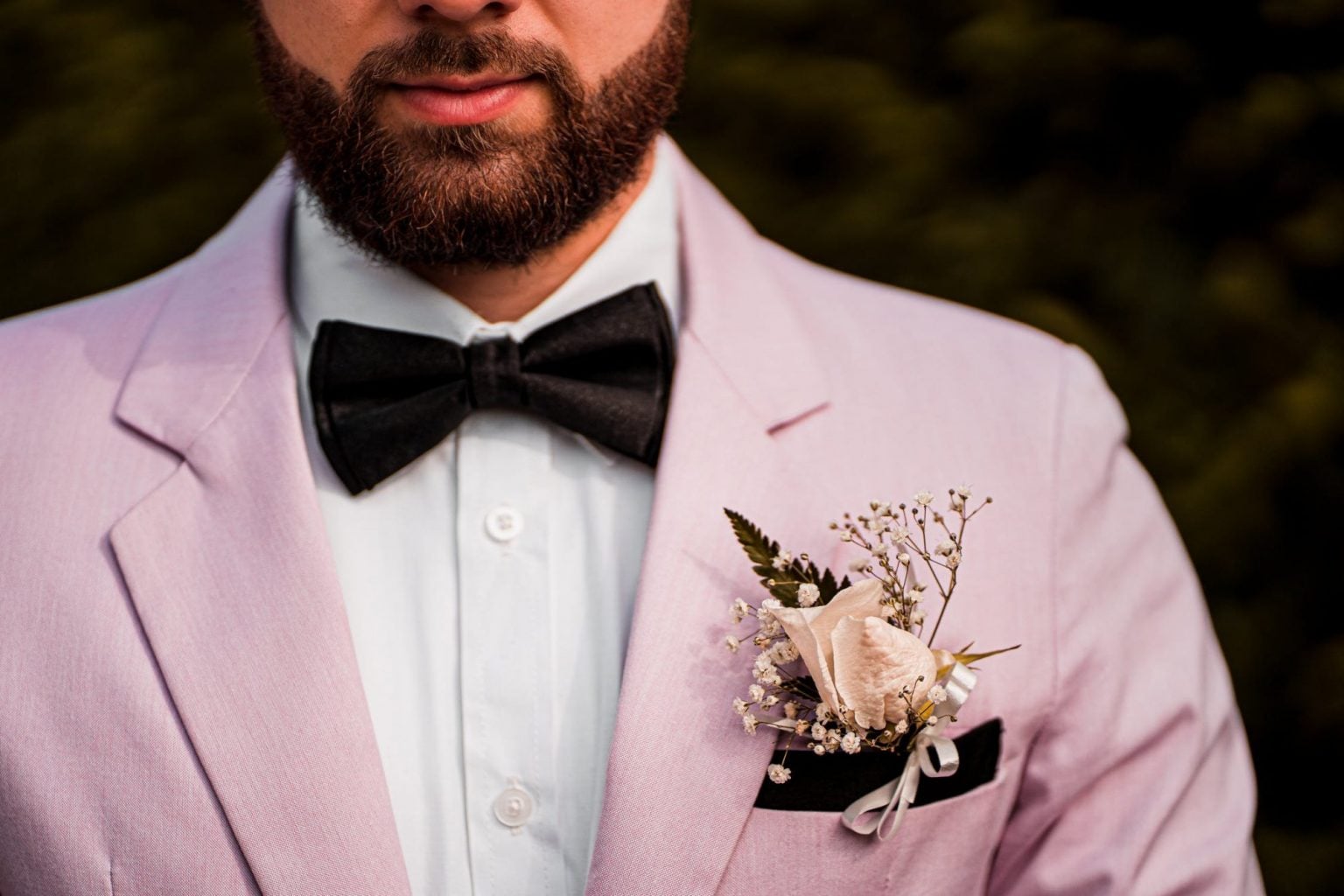 33 Gorgeous Ideas for a Groom’s Boutonniere - Yeah Weddings