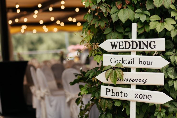 11 Cocktail Hour Ideas Sure to Entertain and Excite - Yeah Weddings