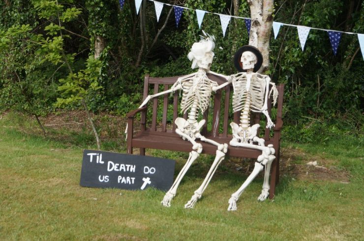 Gothic Wedding Ideas That’ll Wow You and Your Guests - Yeah Weddings