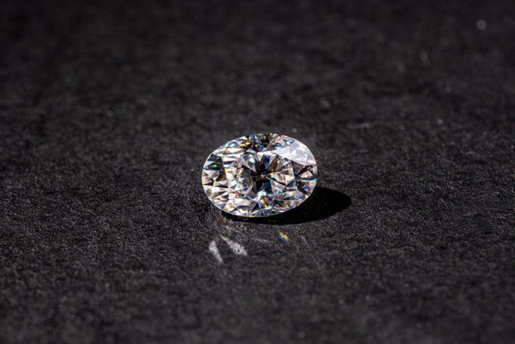 21 Stunning Oval Engagement Ring Styles