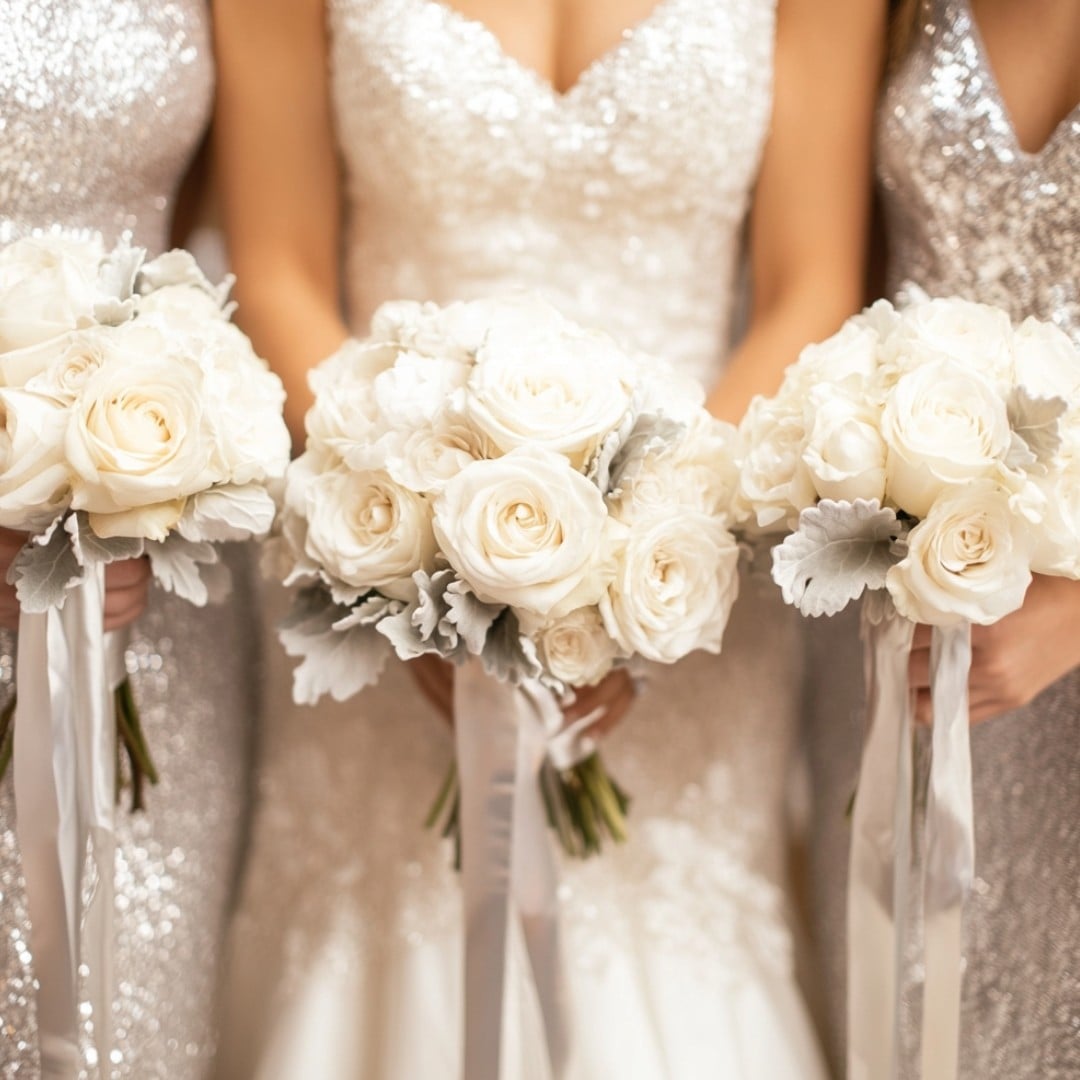 White and Silver Winter Wedding Colors: Elegant Ideas + Tips - Yeah ...