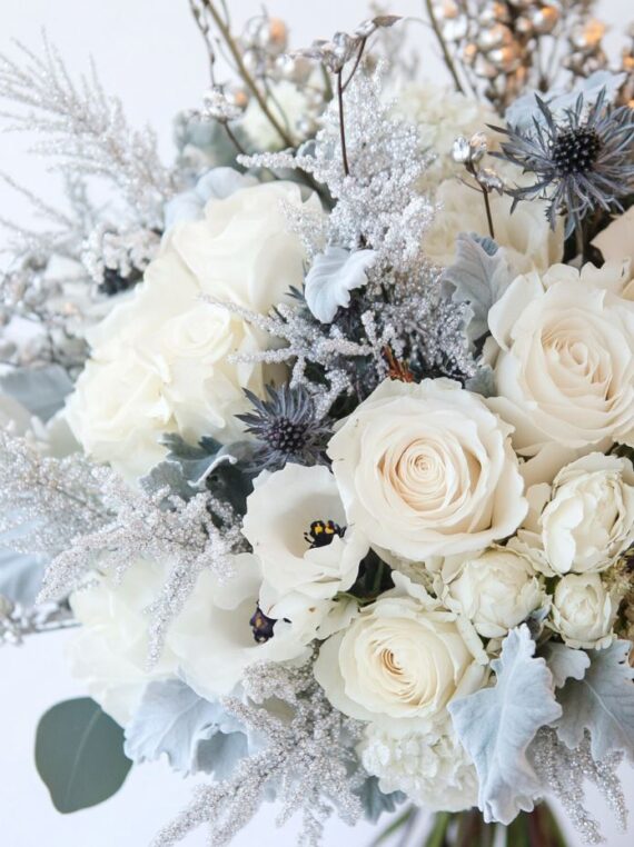 White and Silver Winter Wedding Colors: Elegant Ideas + Tips - Yeah ...
